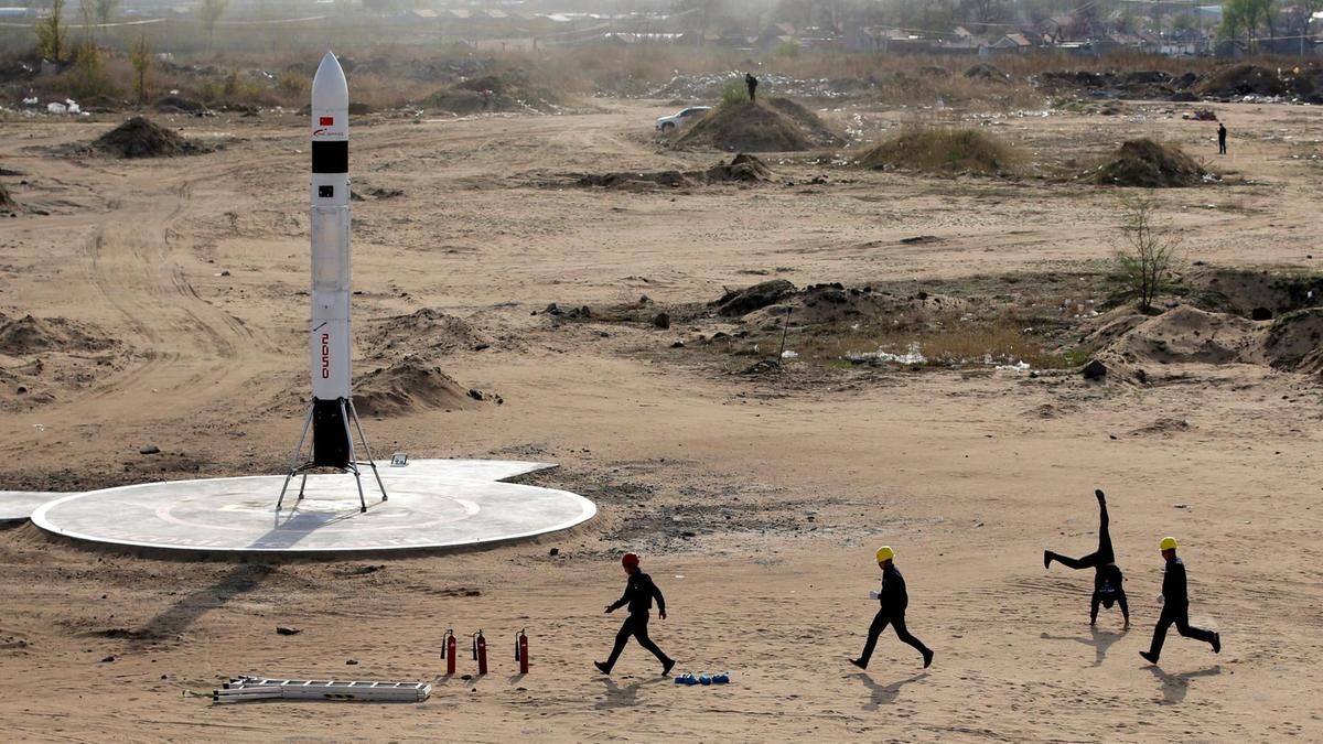 Екипът на Linkspace празнува успеха си | IT.dir.bg