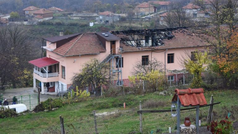 Основна версия за пожара в с Рояк неизправност в електрическата