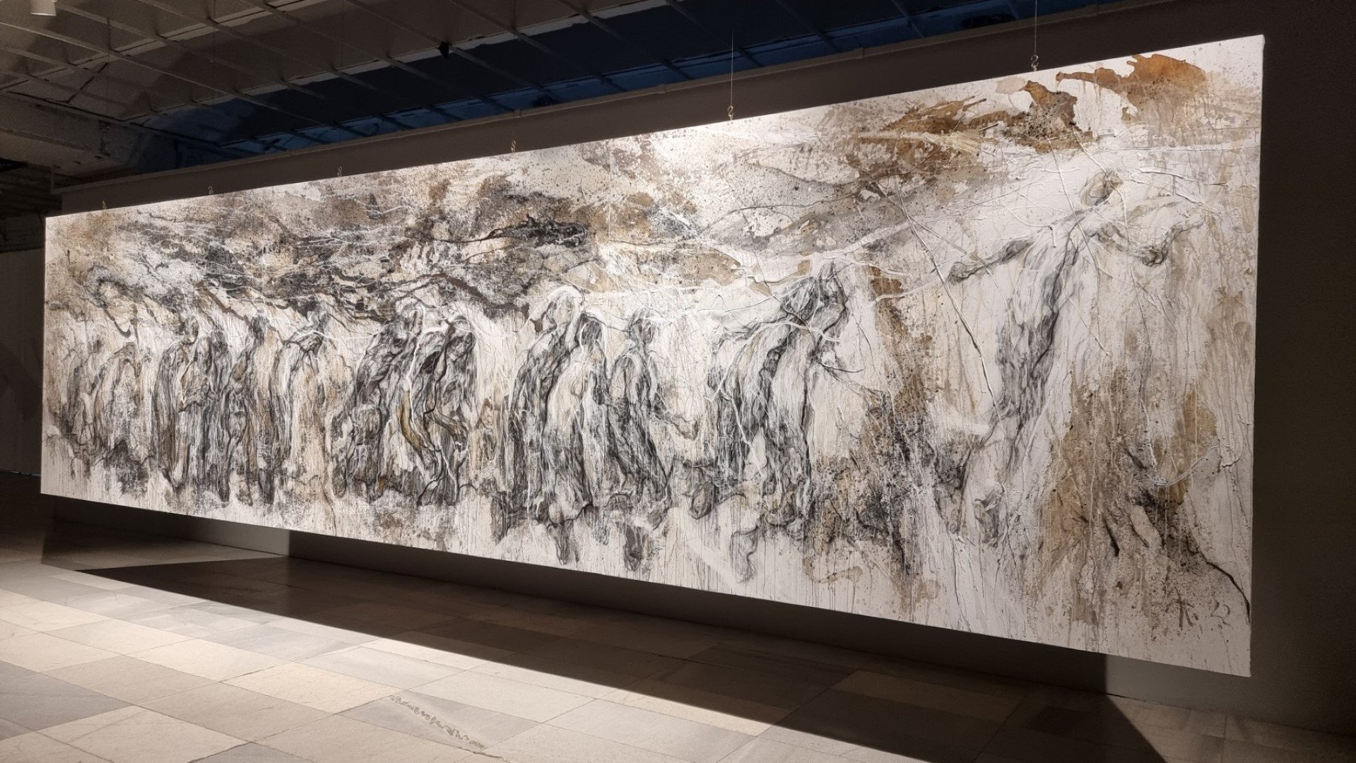 На изложбата Паралелни траектории на Станислав Памукчиев в галерията на Съюза на българските