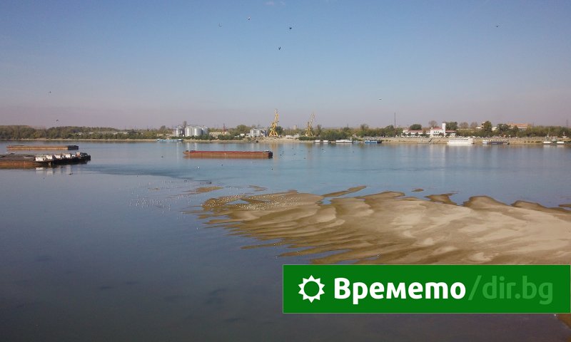 Най-топло днес е в Русе - 35 градуса, сочат данните на НИМХ към 15:00 ч ...