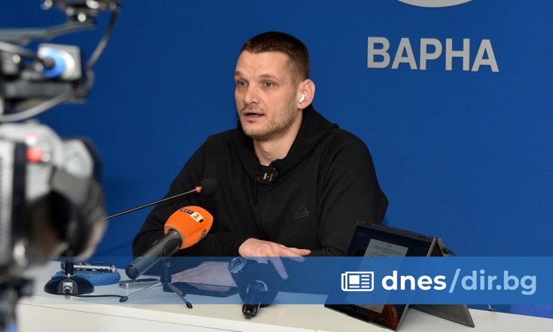 Арестуваха влогъра Симон Милков заради обиди към полицаи | dnes.dir.bg