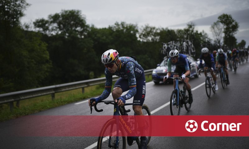 Асът Ван Арт е с фрактура и множество наранявания след тежко падане на ...