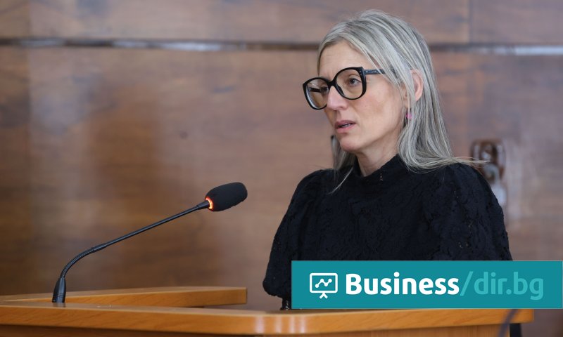 Служебният министър на транспорта Красимира Стоянова представлява