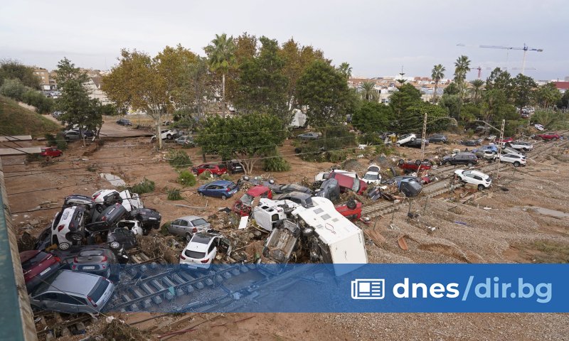 Над 200 са вече жертвите на наводнението в района на Валенсия | dnes.dir.bg