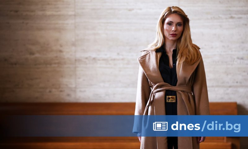 Коментари - Мария Филипова: Божков ми предложи 10 000 лв. на ден, за да прави, което той иска в ...