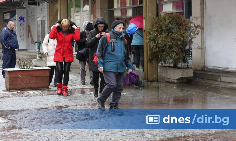 Коментари - Евакуираха централата на БСП заради сигнал за бомба (снимки) | dnes.dir.bg