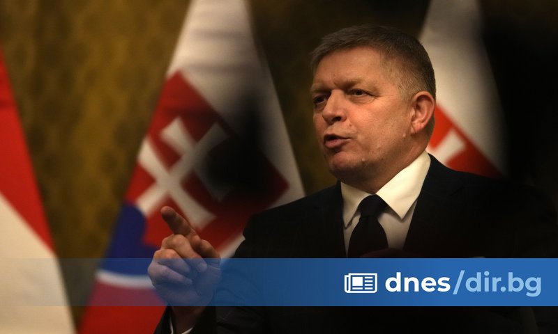 Коментари - На фона на многолюдни протести Фицо заяви, че ще гони от страната по списък | dnes ...