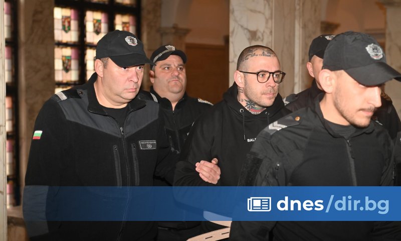 Коментари - Разпитаха спецполицай за сблъсъка, причинен от Семерджиев. Оказа се, че не помни ...