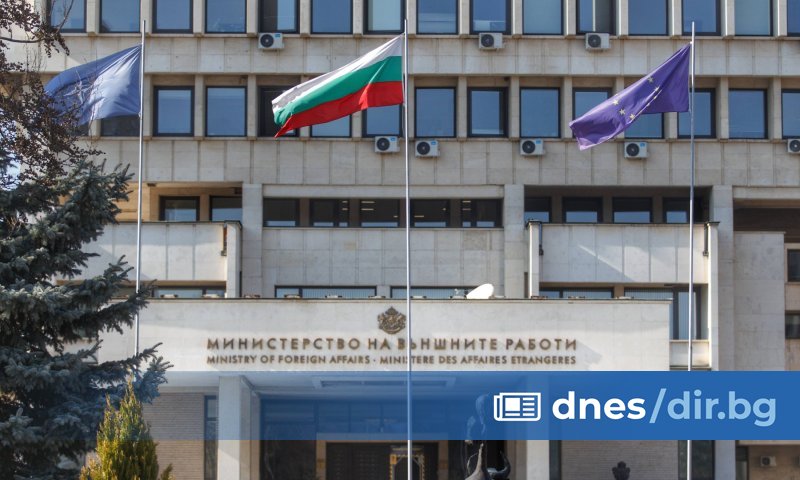 Външно министерство отвори кризисен телефон за българите във Венецуела ...