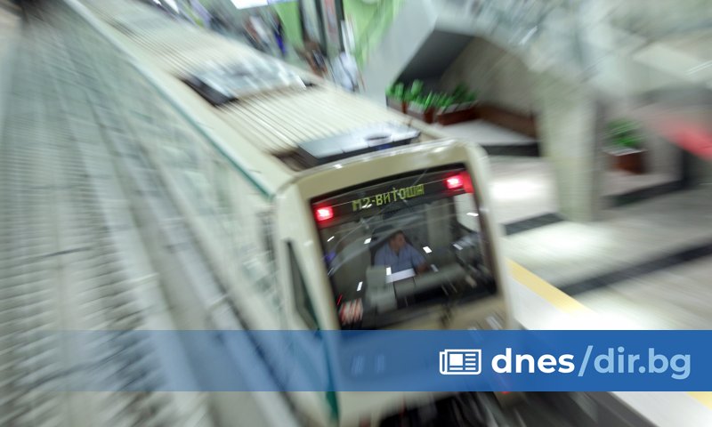 Спират движението в участък от столичното метро за повече от година ...