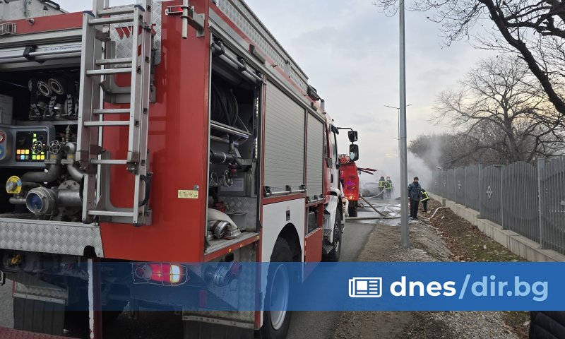 Коментари - Горяха боклуци около статуята на света София в столицата | dnes.dir.bg