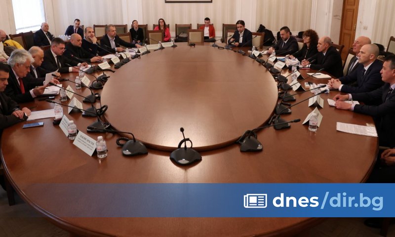 Коментари - Свикват Комисията за контрол над службите за сигурност заради F-16 | dnes.dir.bg