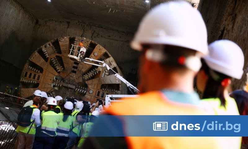 Строителната площадка на метростанция "Арена София" на бул. "Асен Йорданов" | dnes.dir.bg