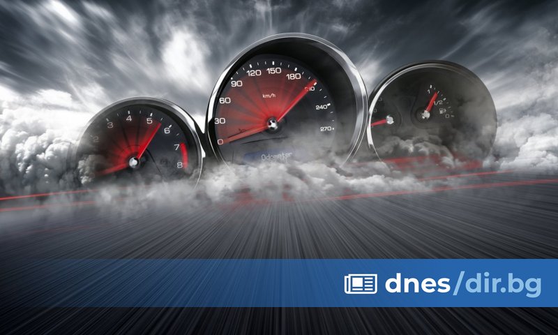 С 1 г. стаж и куп нарушения: Хванаха младежи в автогонка в София ...