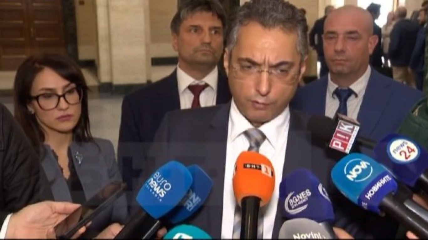 Инспекторите от ДАИ рекетирали екипа на Роби Уилямс с Google преводач, взели им 500 евро (снимки ...