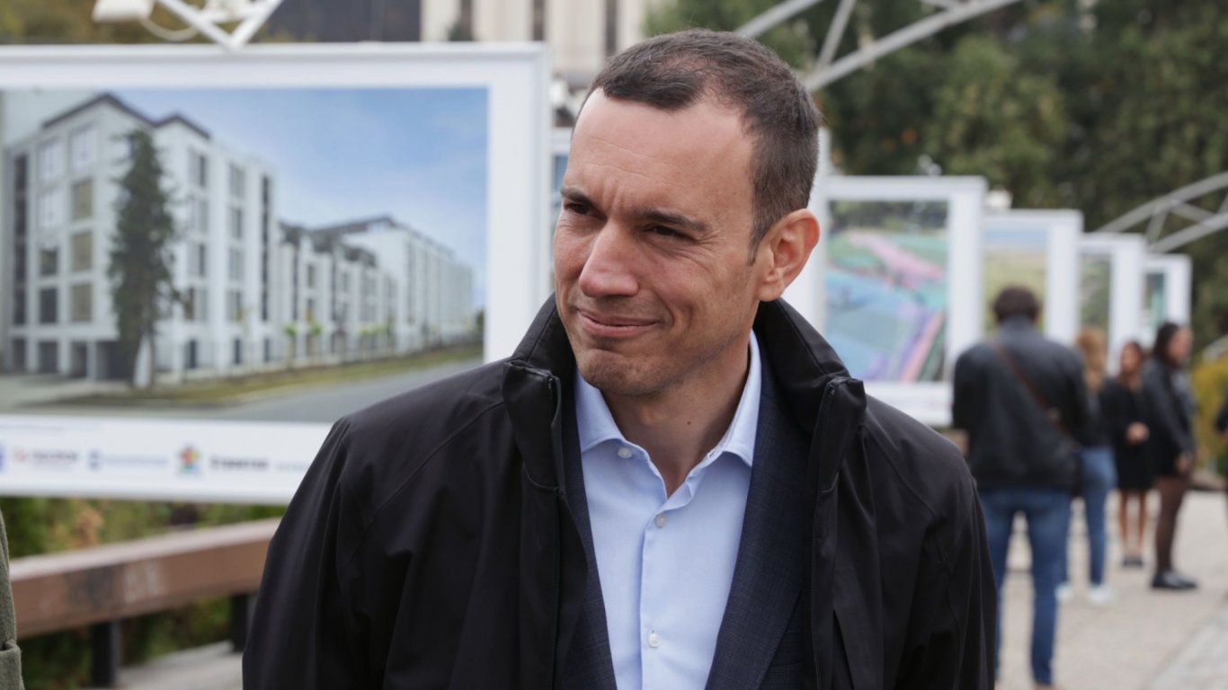 Терзиев: Целта е паркомясто в центъра на София да се намира за под 10 минути | dnes.dir.bg