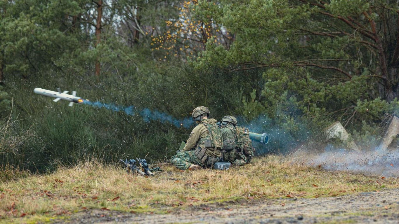 Нидерландия стреля по дронове над военна база, но не успя да ги свали | dnes.dir.bg