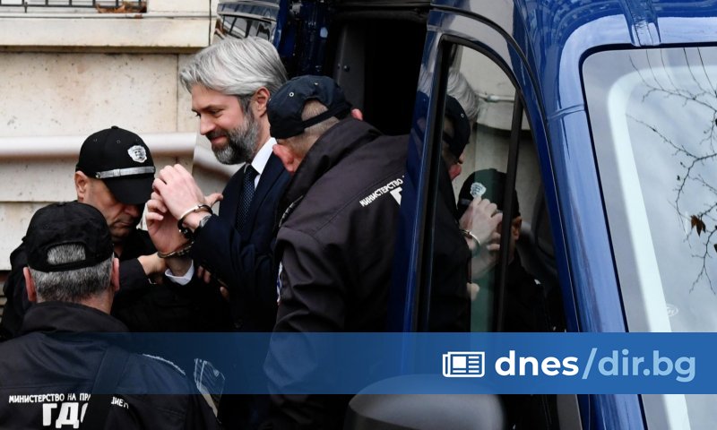 Коментари - Симпатизанти събраха за 4 часа парите за гаранцията от 200 000 лв. на Благомир Коцев ...