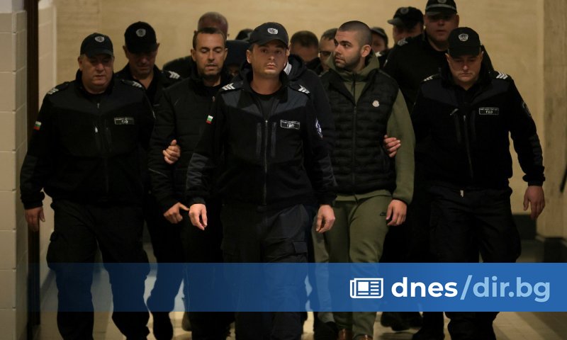 Коментари - Оставиха в ареста всички обвинени по аферата "Исторически парк" за милиони, в ОПГ-то ...