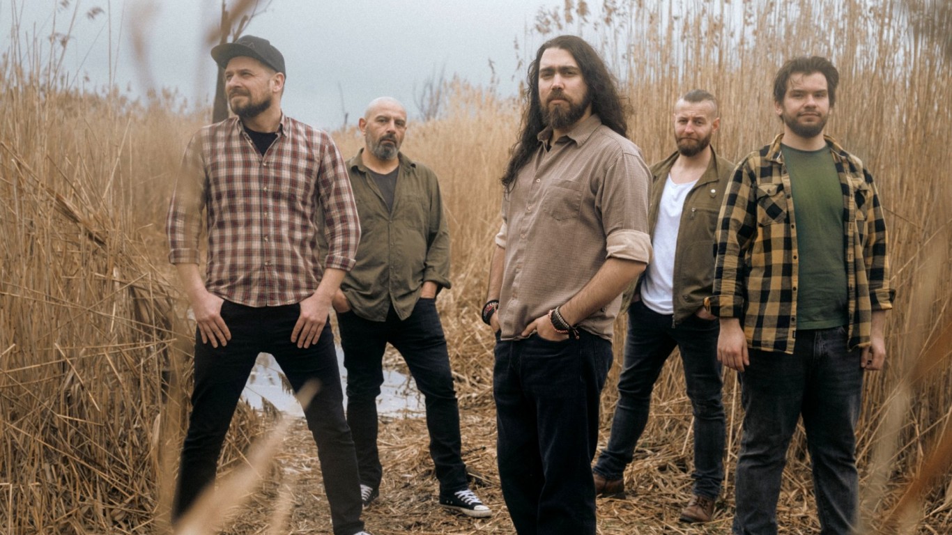 Hellion Stone представят "Men Who Knew Me": мини филм за съдбоносните ...