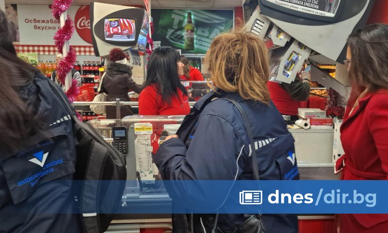 Съвместни екипи КЗП и НАП проверяват търговски обекти в Пловдив | dnes ...