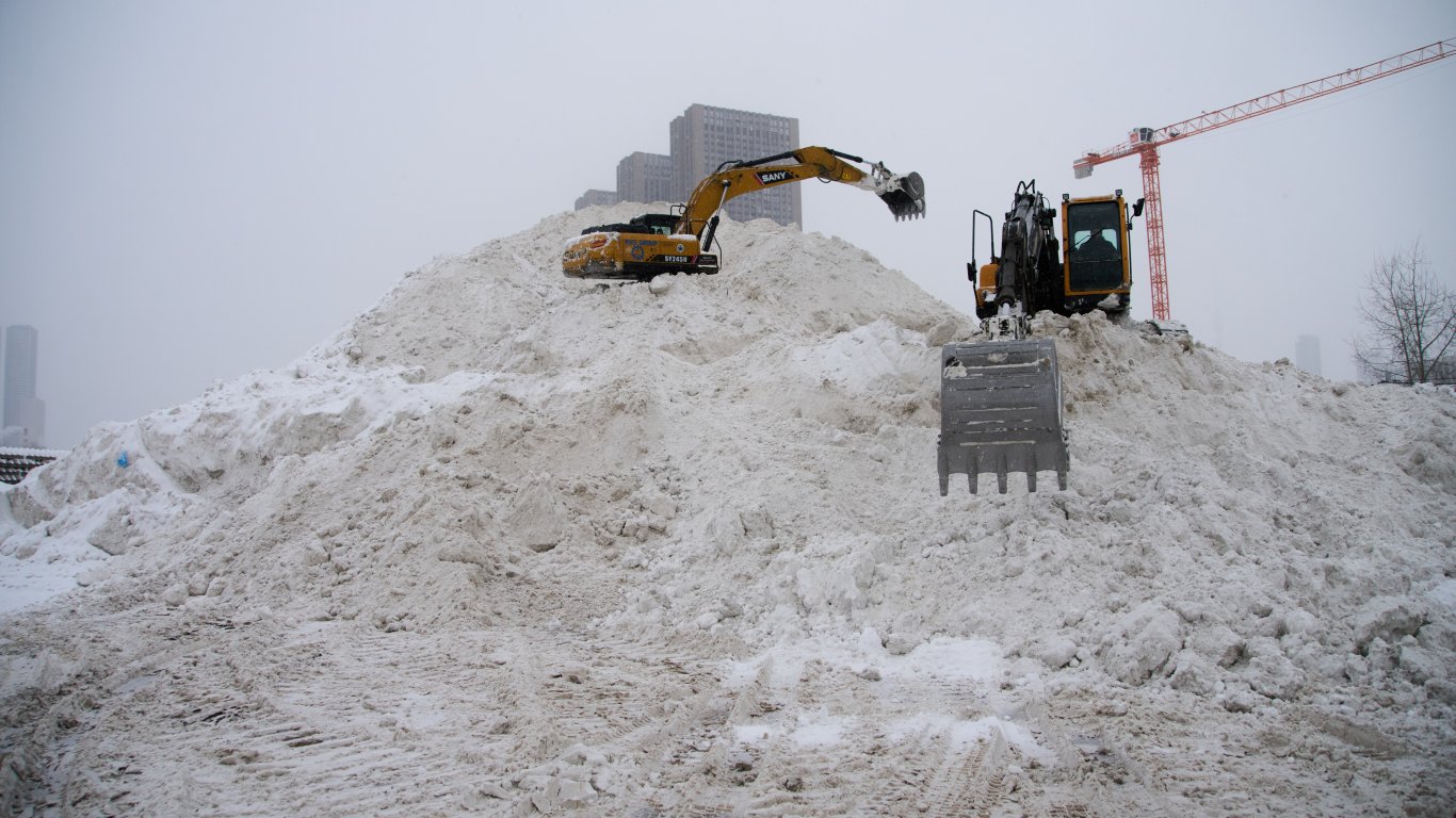 60 сантиметра сняг затрупаха Москва (снимки) | dnes.dir.bg