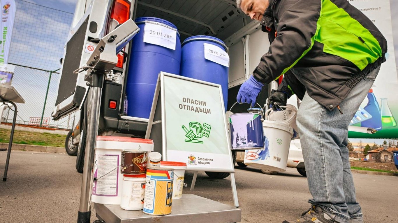 Софиянци са предали рекордно количество от 28 879 кг опасни отпадъци през 2025 г. | dnes.dir.bg