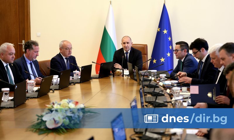 Кабинетът "Радев" сменя шефовете на НАП и на разузнаването | dnes.dir.bg