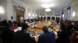 Опозицията атакува идеята за нов държавен дълг - "незаконен" и "начало ...