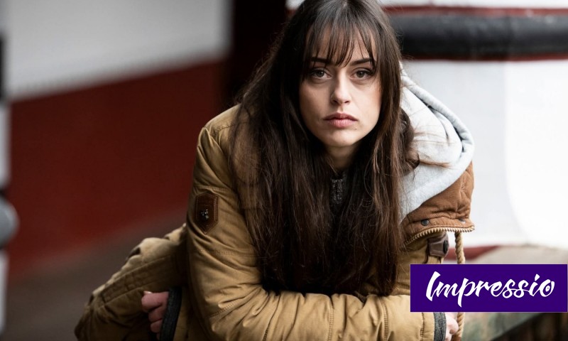 В мъничко крехко тяло, фина и красива, а с огромен актьорски талант. Що ...