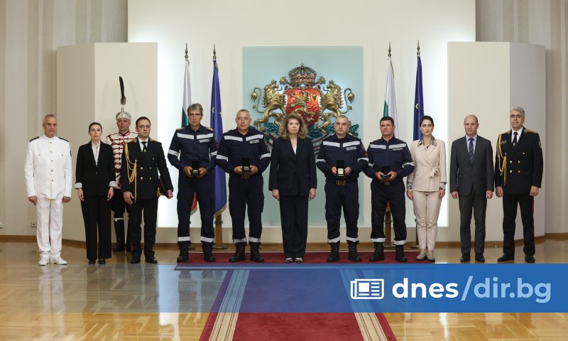 Йотова награди пожарникарите, гасили автобуса след удара на "Челопешко ...