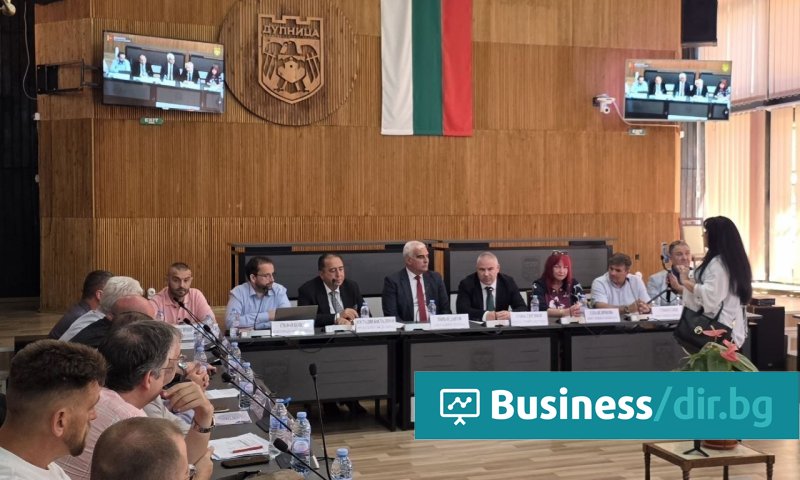 Кметове и депутати обсъдиха ефекта от енергийния преход върху ...